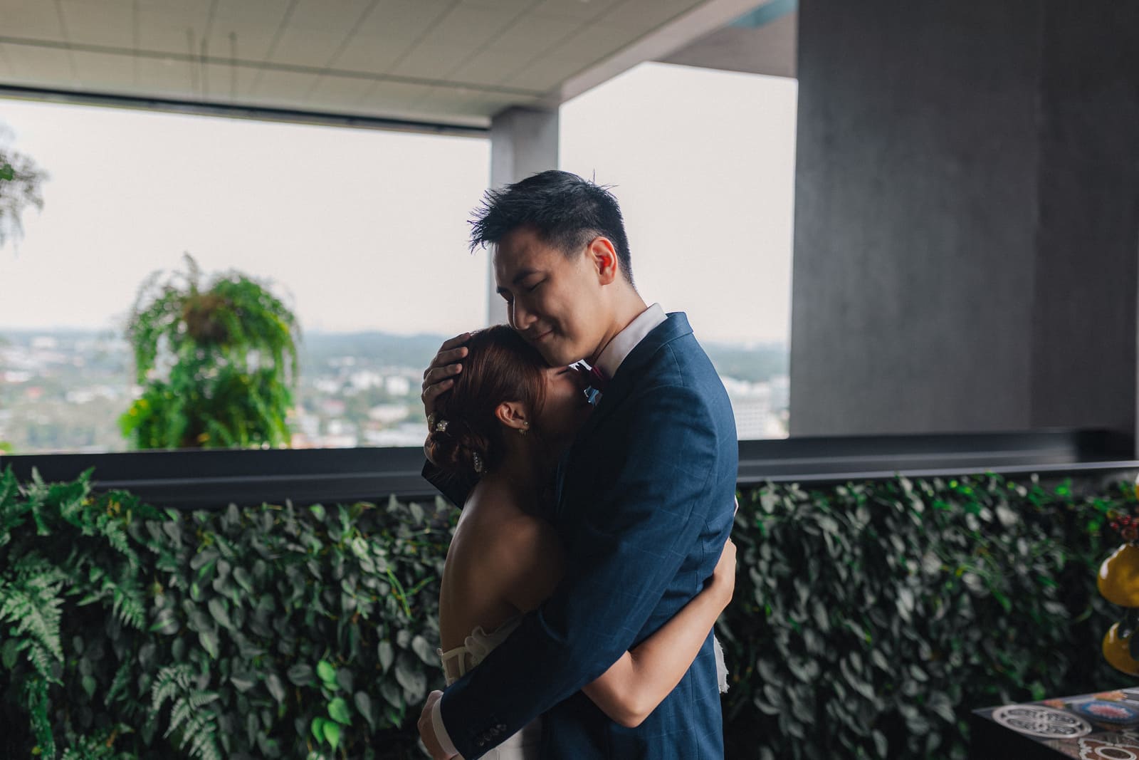 Yu Rong and Tzin's Joyful, Bubbly Wedding at Quenino at Artyzen ...