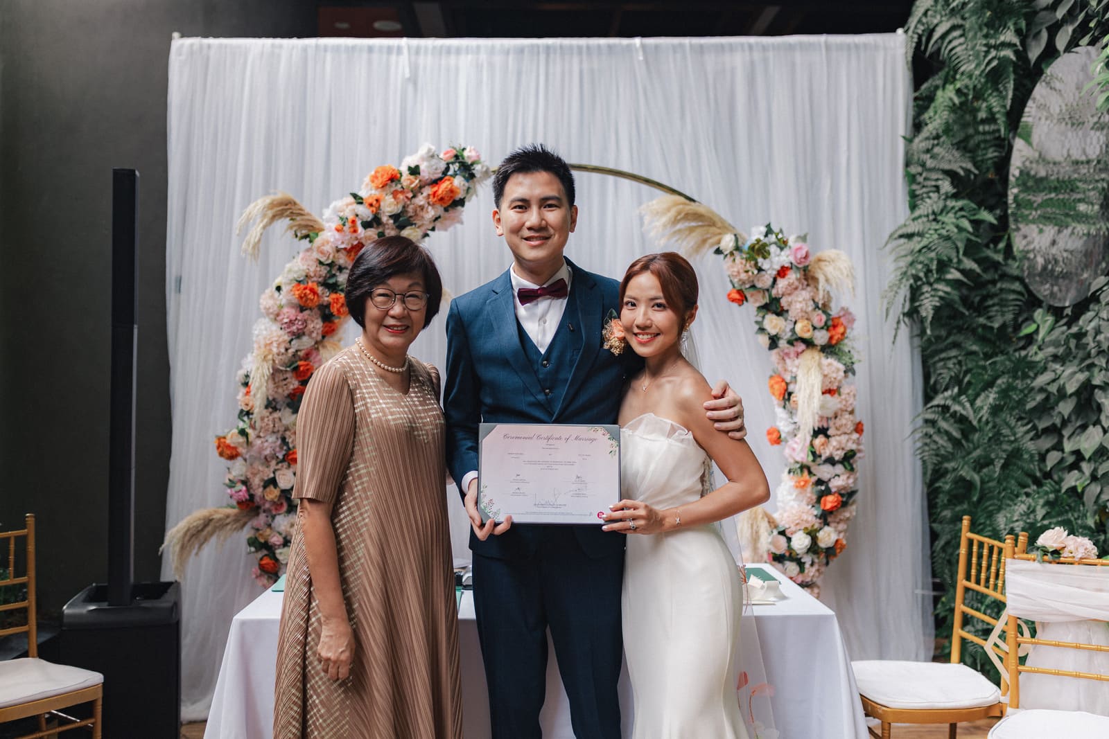 Yu Rong and Tzin's Joyful, Bubbly Wedding at Quenino at Artyzen ...