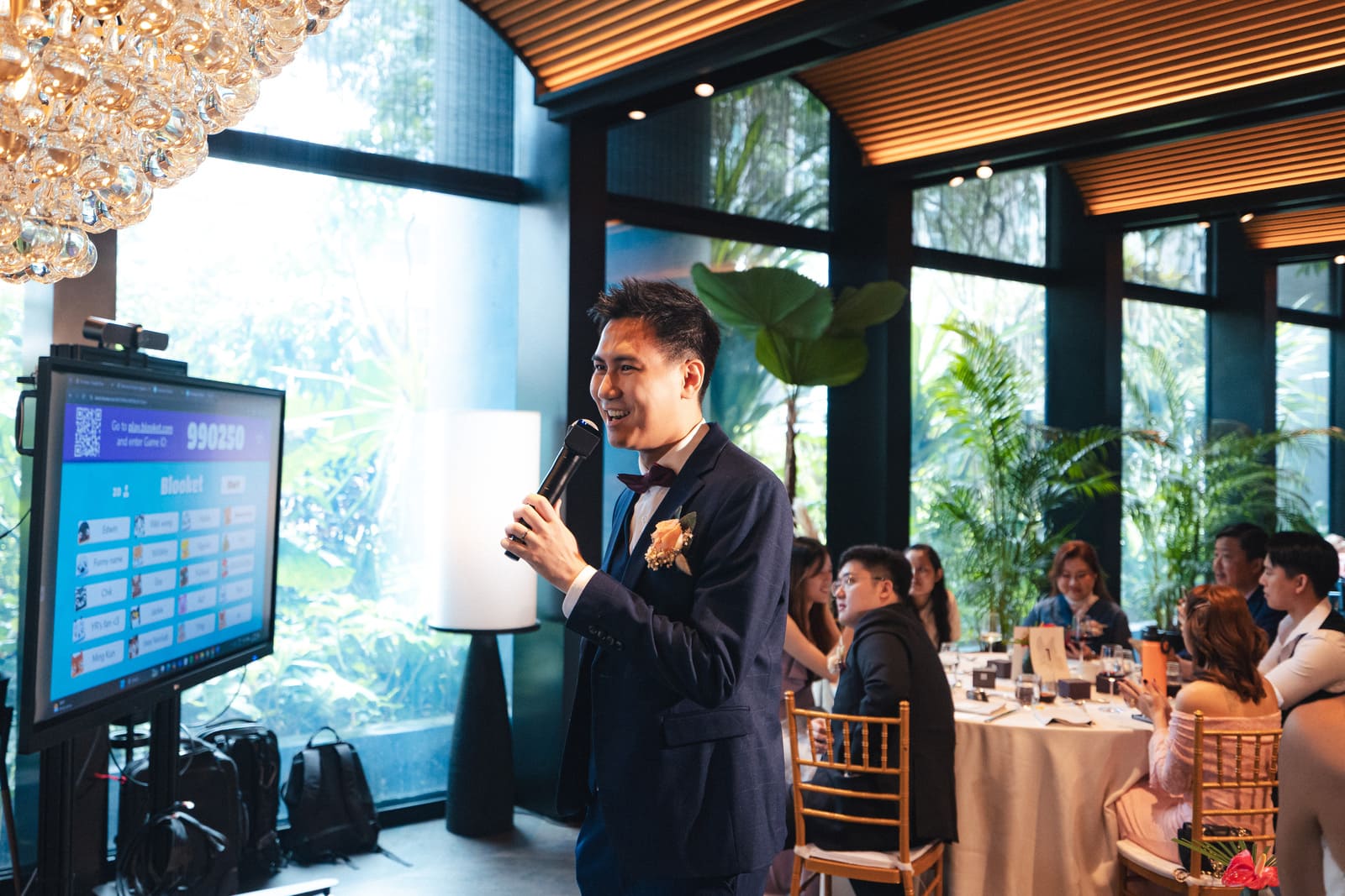 Yu Rong and Tzin's Joyful, Bubbly Wedding at Quenino at Artyzen ...