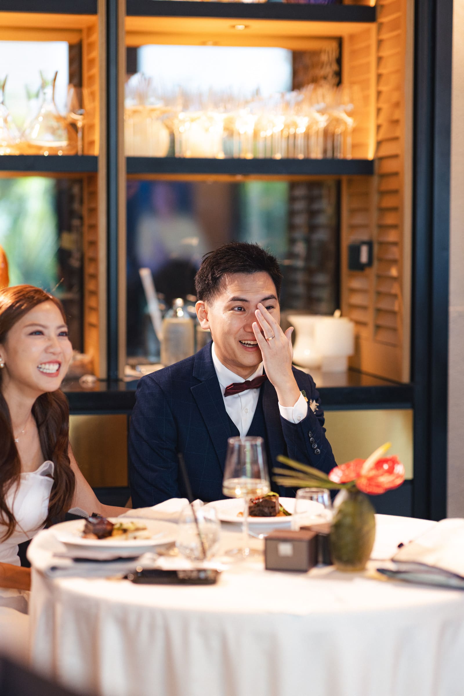 Yu Rong and Tzin's Joyful, Bubbly Wedding at Quenino at Artyzen ...